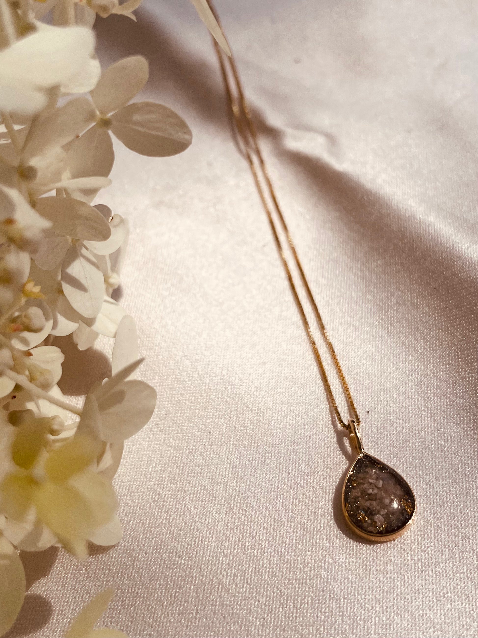 14K Gold Celeste Pear Pendant – nectar co.